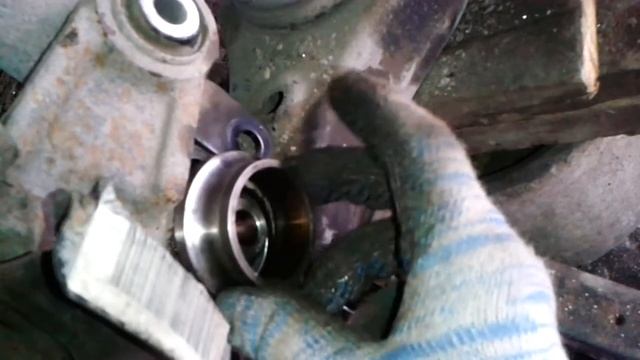 как я выбивал сайленблок на нижнем рычаге задней подвески на санг енг Action 2