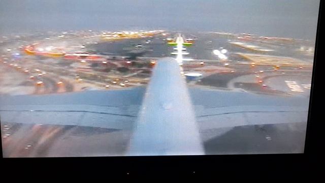Приземление в аэропорту Дубай. Вид с хвостовой камеры. Часть 2.