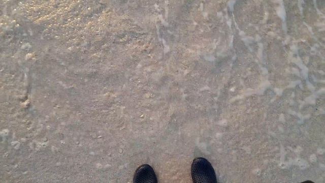 Обзор пляжа напротив отеля Ramada Beach Hotel Ajman By Wyndham