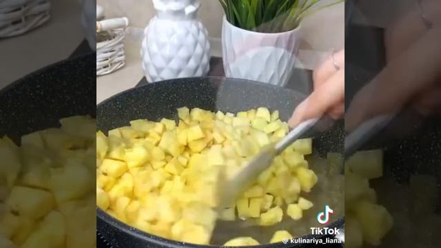 Блины с яблоком