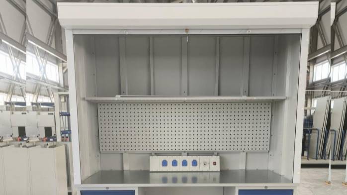 Верстак слесарный с роллетой