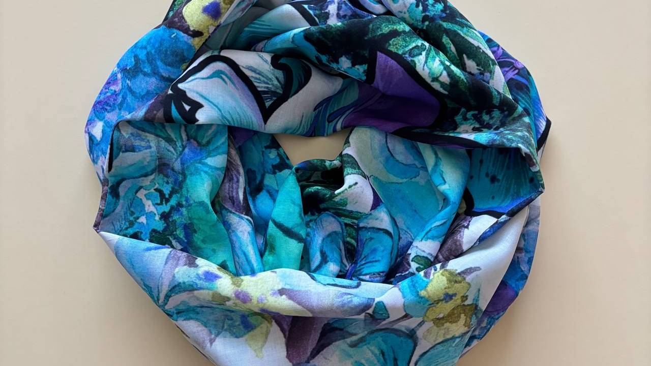 Снуд из вискозы с цветочным принтом из павловопосадского палантина