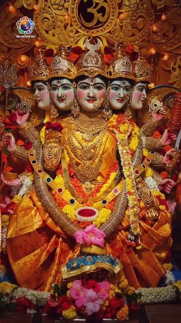 ✨Насладитесь Божественной атмосферой Прашанти Нилаям

Даршан Гаятри 🙏