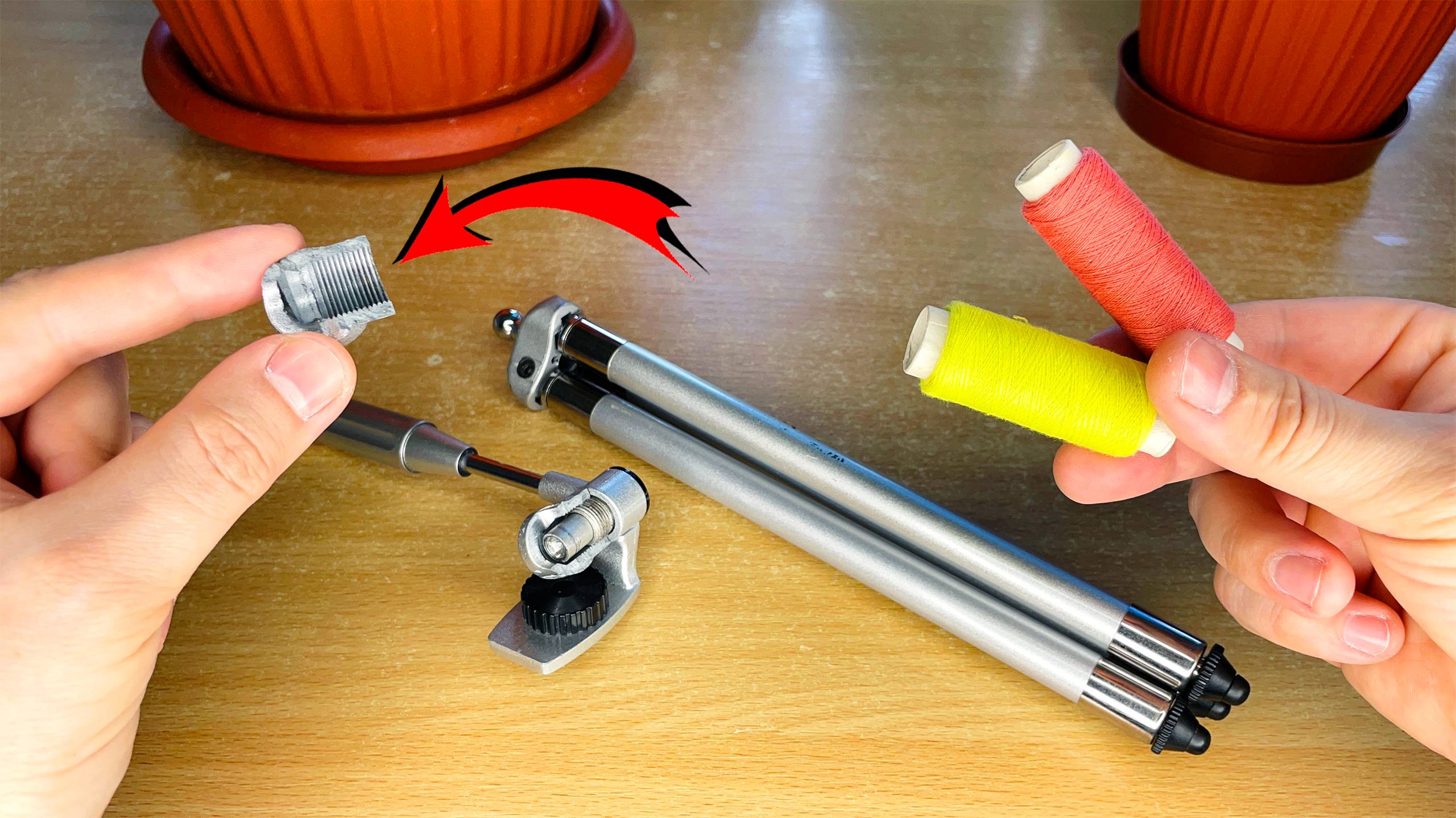 🔧 Как восстановить сломанный крепёж штатива — простой способ ремонта с супер-клеем и ниткой!
