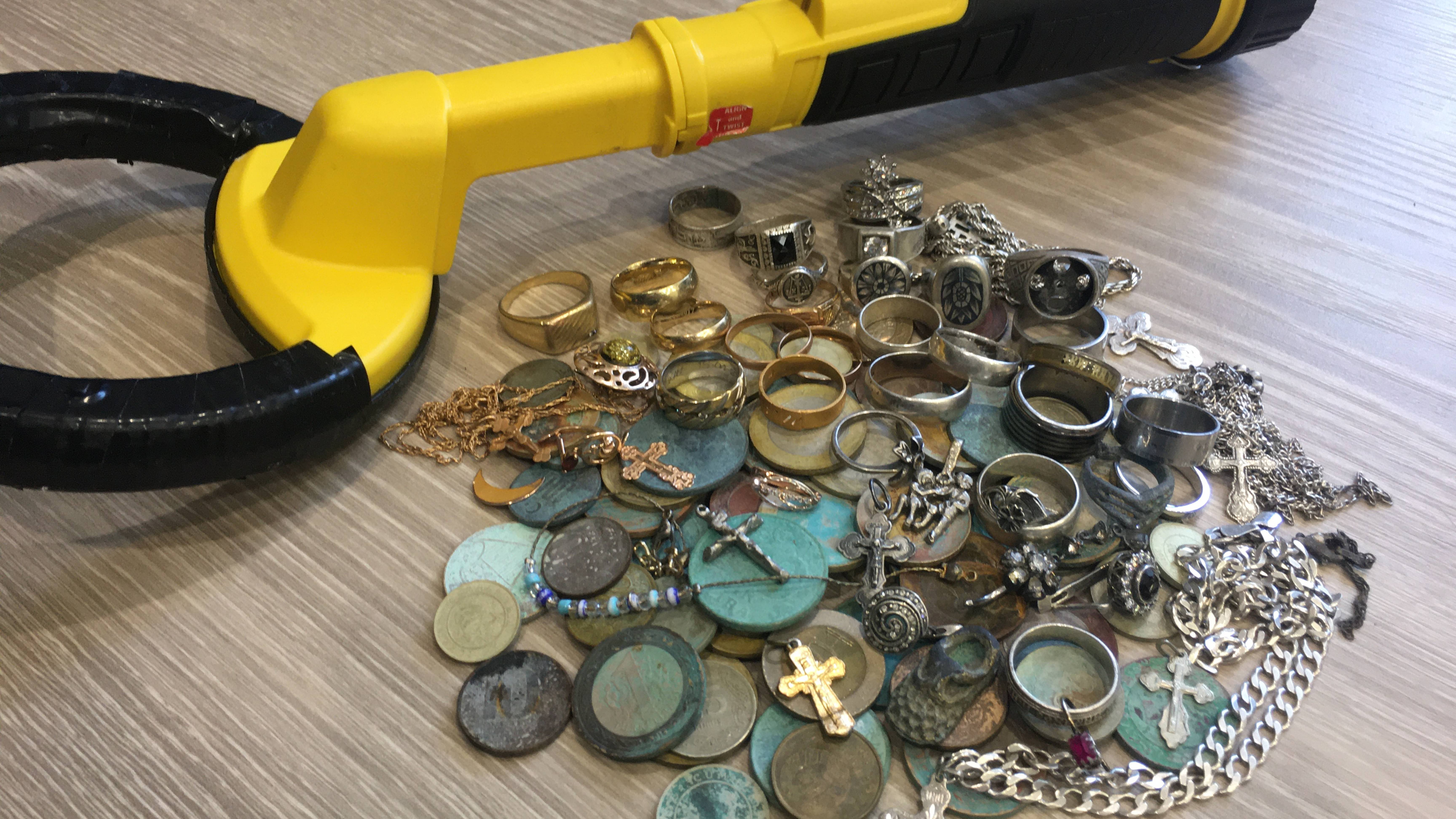 Поиск золота в Сестрорецке..mp4