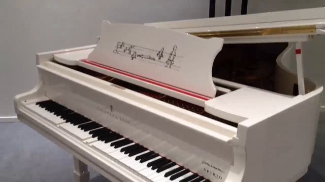 Steinway самоиграющий рояль с каракулями Джона Леннона
