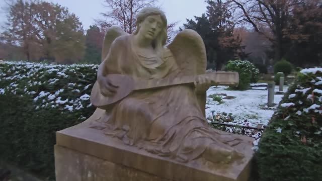 Кладбище Риенсбергер (Riensberger Friedhof) в Бремене (Германия)