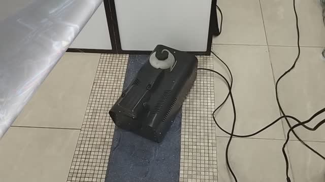 Дым машина создает сбой всего оборудования.