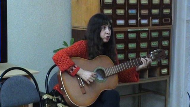 Ольга Сокова выступает в библиотеке им. Н.Рубцова г.Орел 2012г.