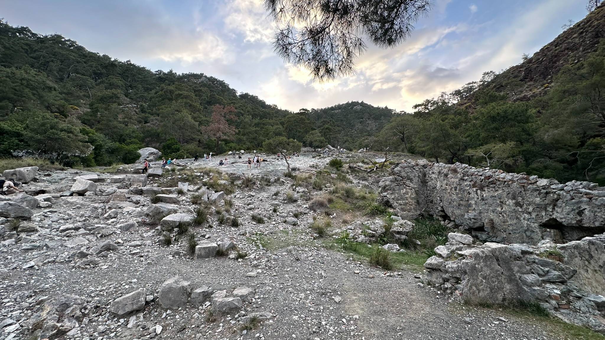 Гора Янарташ "Химера" (тур. Yanartaş). Апрель 2025 г.