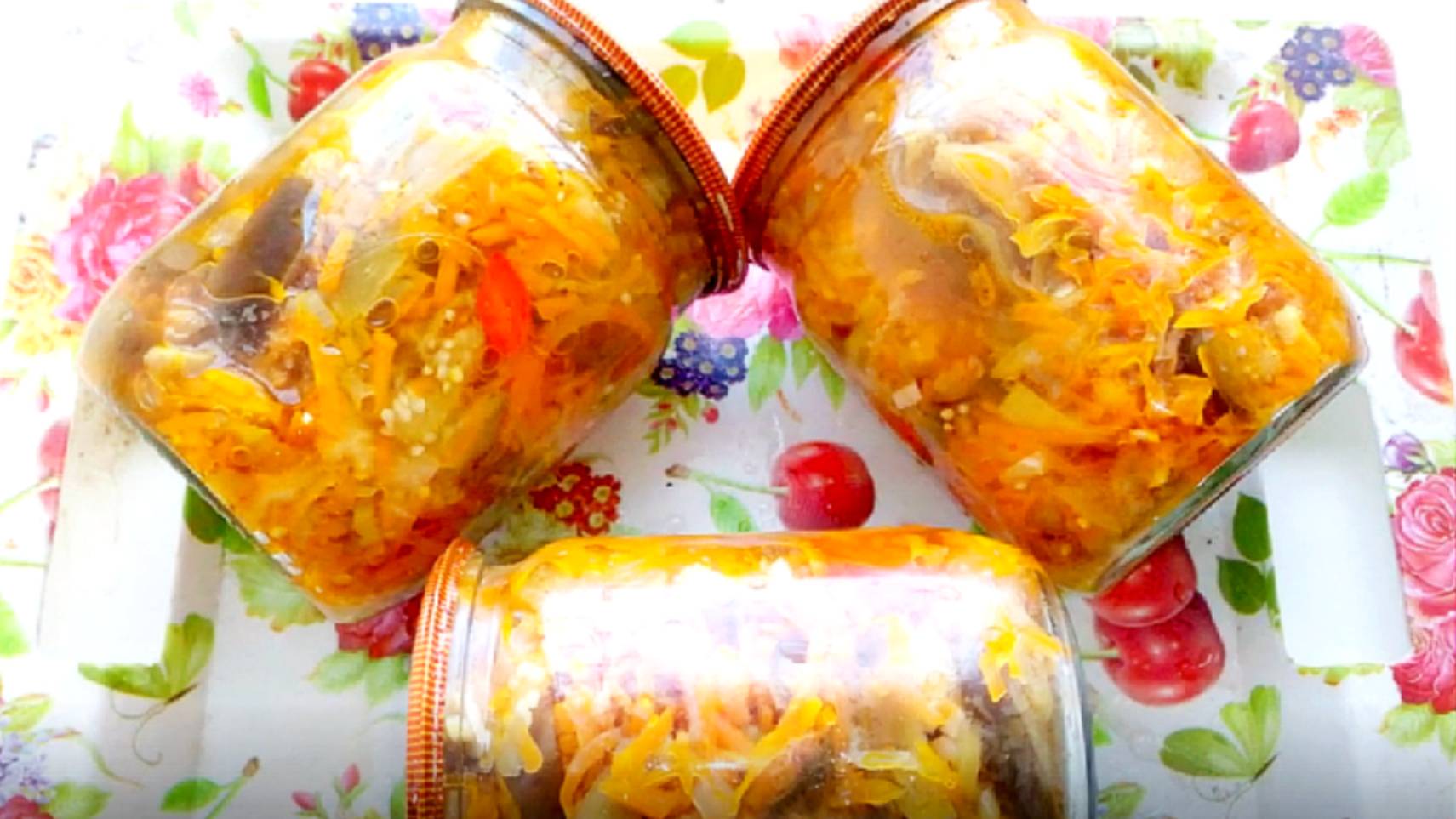 САЛАТ по корейски на ЗИМУ в банках (ДВА РЕЦЕПТА)! НЕВЕРОЯТНО вкусная КОНСЕРВАЦИЯ!