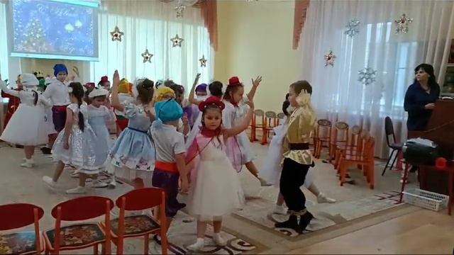 Новогодний утренник в детском саду