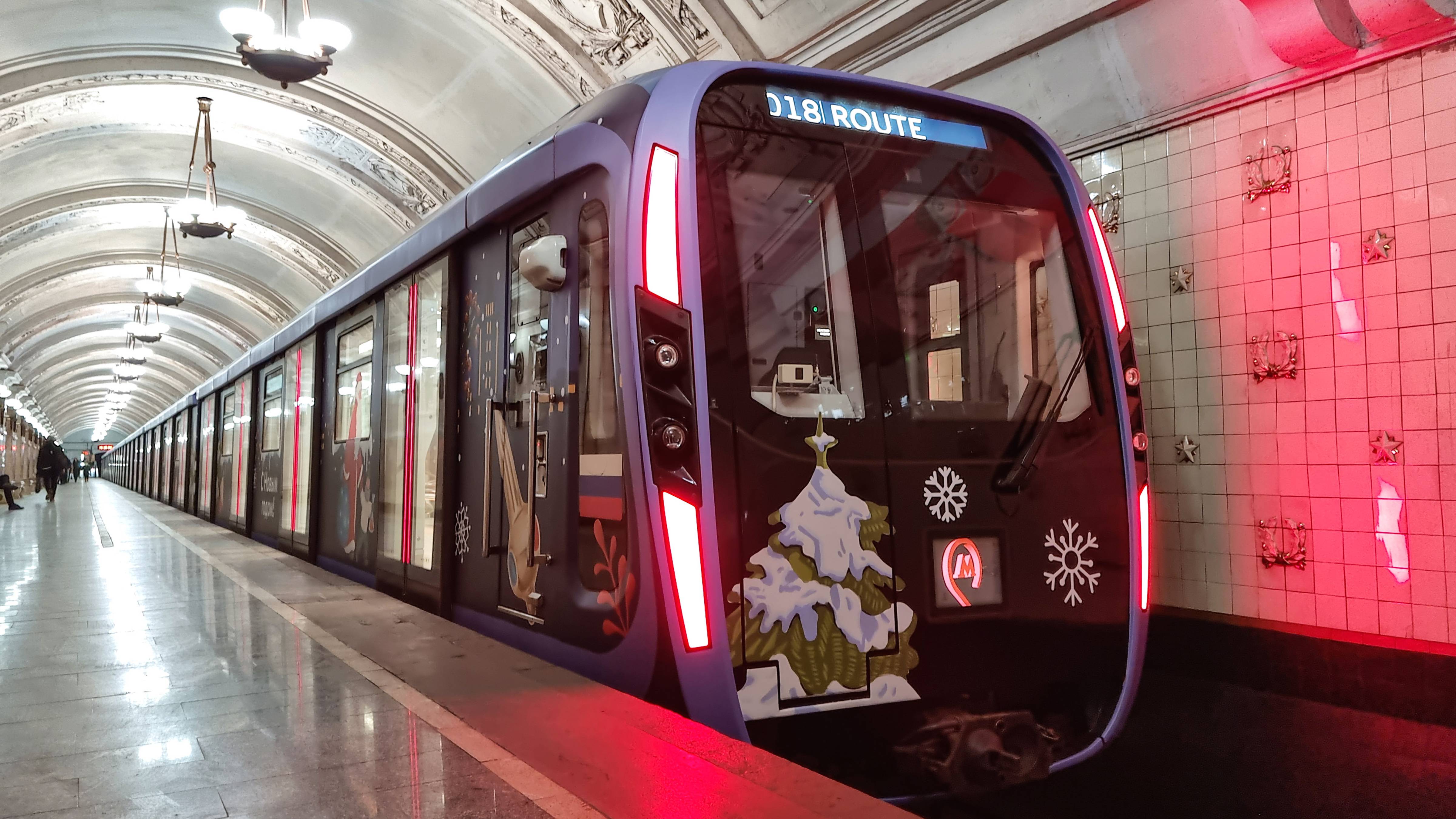 Поездка в Новогоднем поезде "Москва 2020" по Кольцевой линии