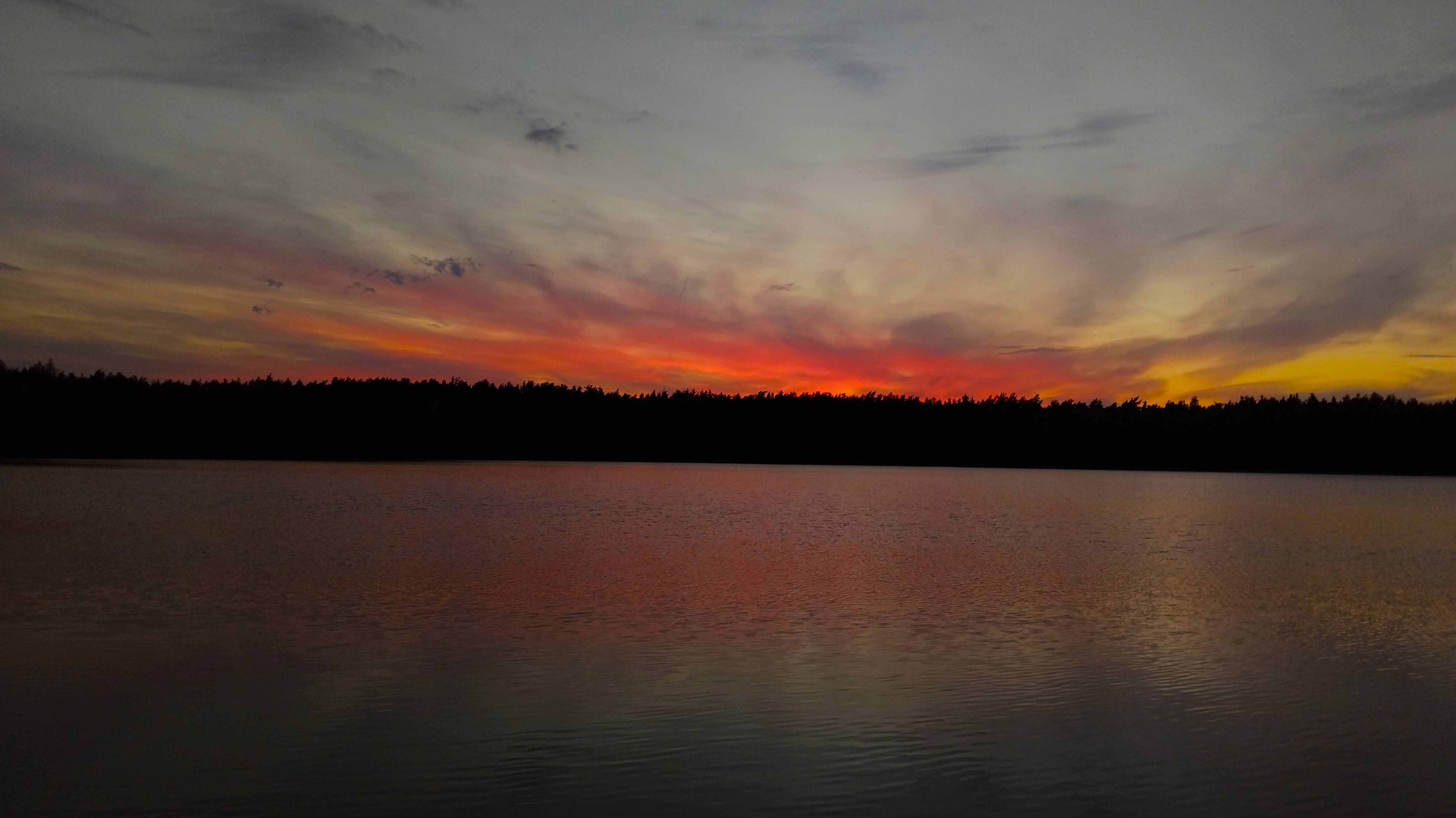 ЗАКАТ НА ОЗЕРЕ