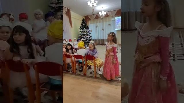 Новогодний утренник в детском саду