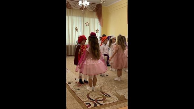 Новогодний утренник в детском саду