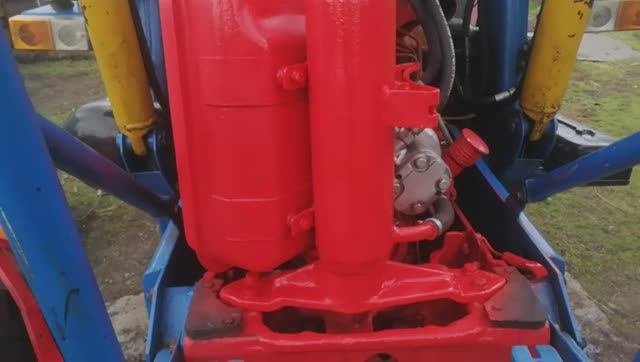 Т-40 с кабиной ЮМЗ. (Установка рулевого цилиндра Красному Дракону.)