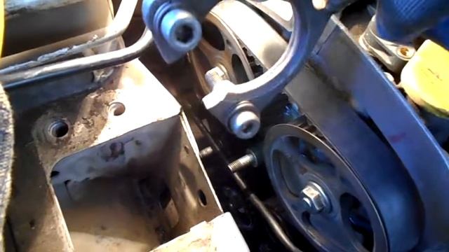 как поменять на рено клио,метки и проверка натяжки ремня,двигатель К4J Часть 4