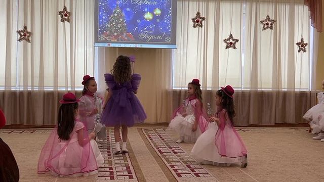 Новогодний утренник в детском саду