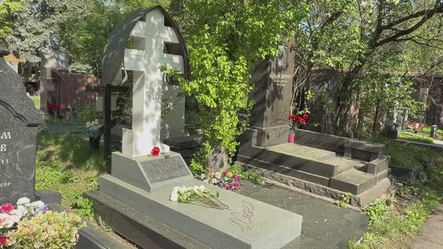 ОН НЕНАВИДЕЛ ИППОЛИТА | СЕГОДНЯ АКТЁРУ ЮРИЮ ЯКОВЛЕВУ ИСПОЛНИЛОСЬ БЫ 97 ЛЕТ | НОВОДЕВИЧЬЕ КЛАДБИЩЕ