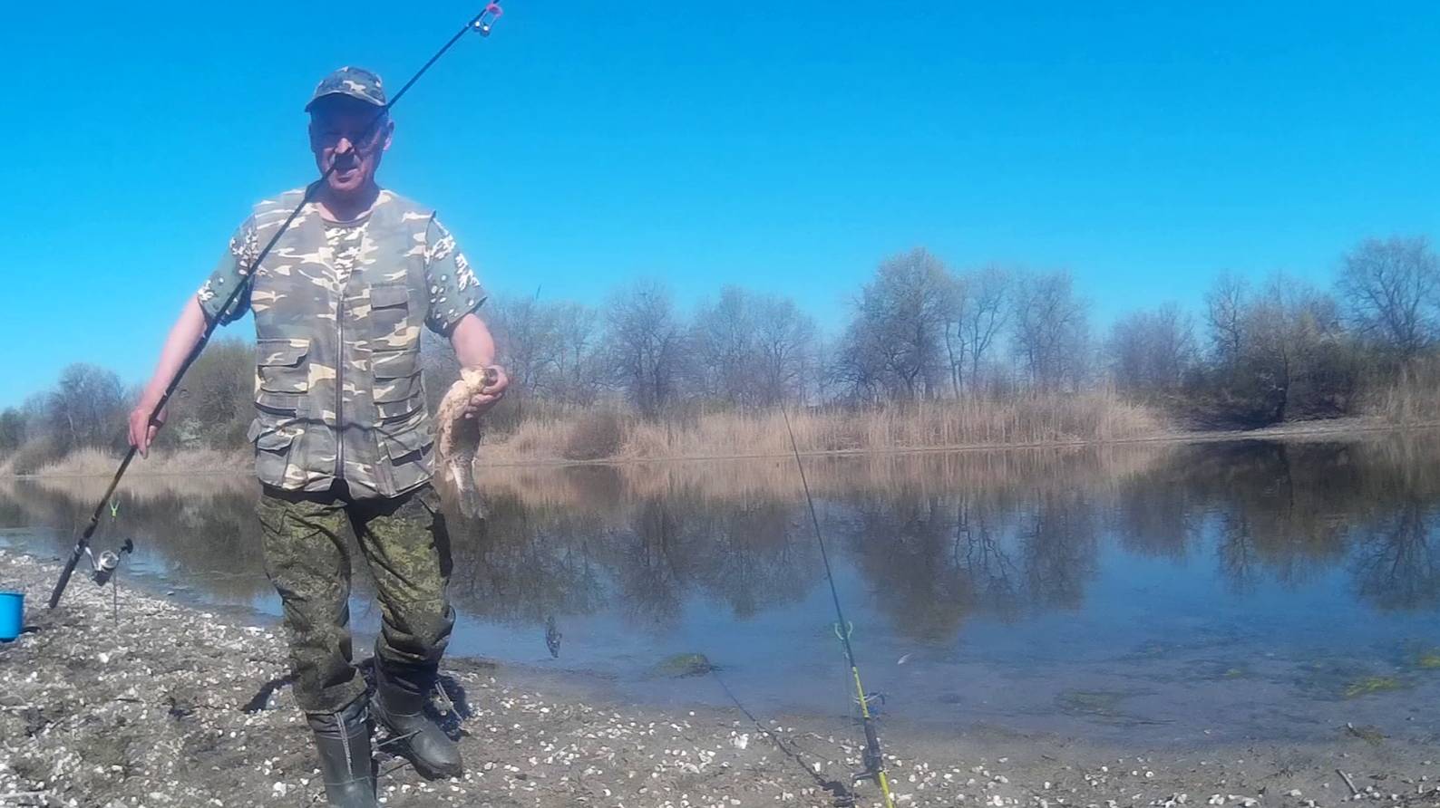 За щукой в пойму с супругой Нептун не оставил без улова в такой день.