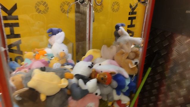 Плюшистики 😺 Мы пытались, честно, пытались из-за всех силушек, и ушли не продолжив кормить автомат