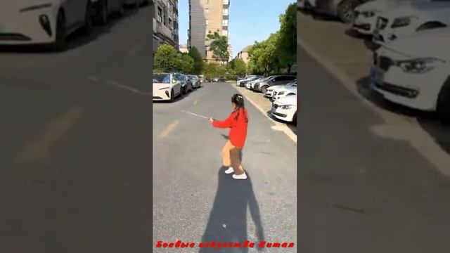 Маленький Мастер с двуручным мечом