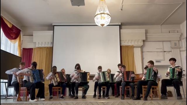 Оркестр баянистов и аккордеонистов МОУ "Ломоносовская гимназия". "День Победы" (Давид Тухманов).