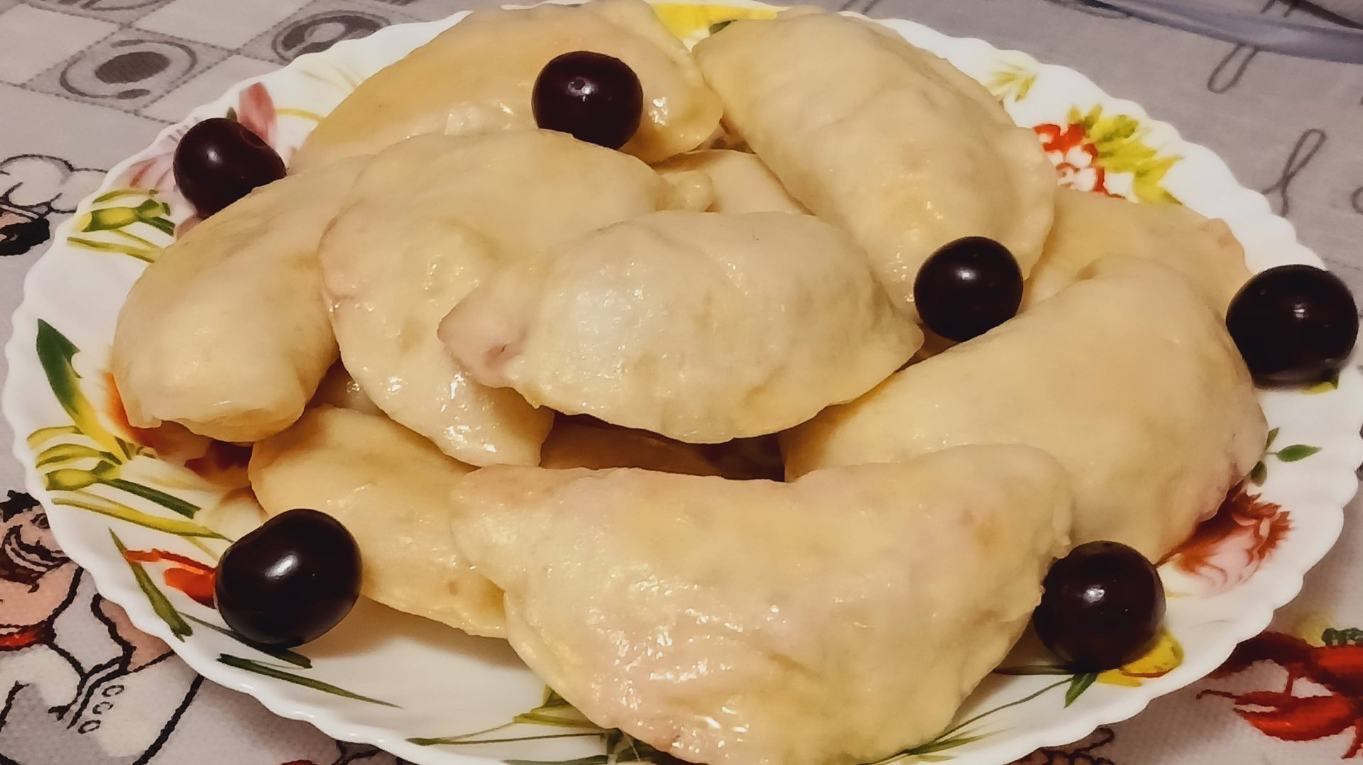 🍒Самые вкусные домашние вареники с вишней.
Вареники на пару.