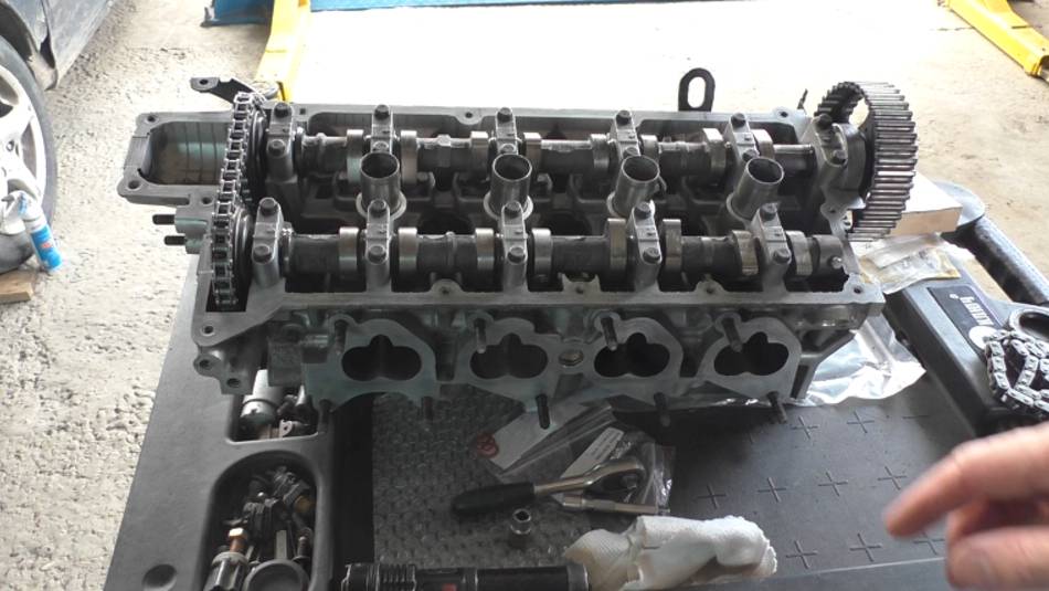 Загнуло клапана снятие установка ГБЦ на Hyundai Elantra 2,0 Хендай Элантра 2002 года 2часть