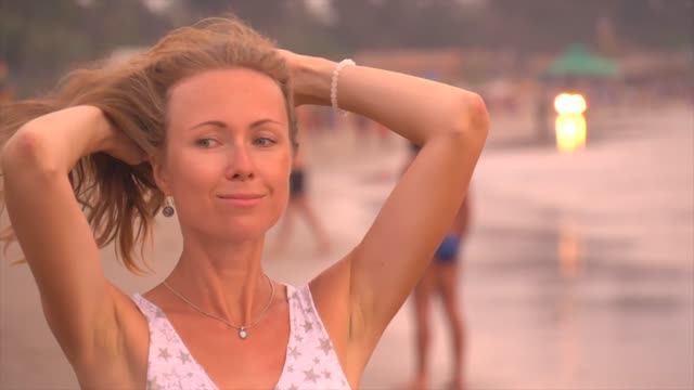 Syntheticsax - Let Go of Love |Потрясающе красивый заката у морской бухты играет саксофонист sax1