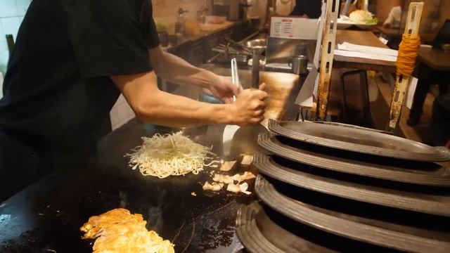 Якисоба, кулинарные навыки окономияки - японская уличная еда