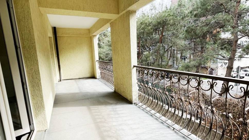 Цена элитной  квартиры в Геленджике 33.7 млн.р. Комплекс "Сады морей" на ул.Революционной и Крымской