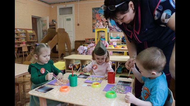 С Днём ПОБЕДЫ поздравляют ребята из гр. "Гномики"