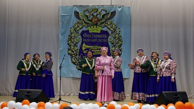 13 Народный ансамбль «Веснянка» – «Казаки в берлине»