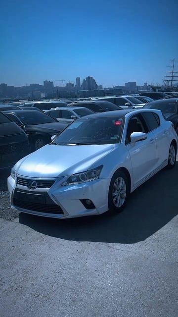 Lexus_ST200h