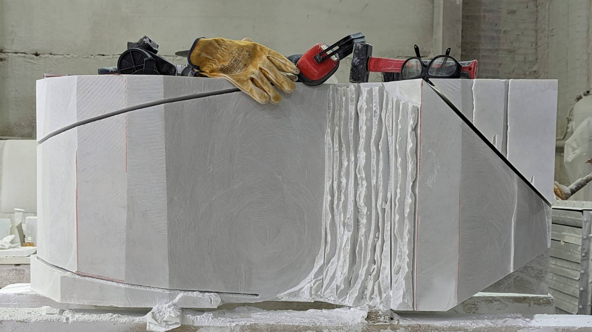 Скульптор Виктор Грачев в студии радио ФОРУМ 104,5 FM. Екатеринбург, 21 февраля 2025 г.