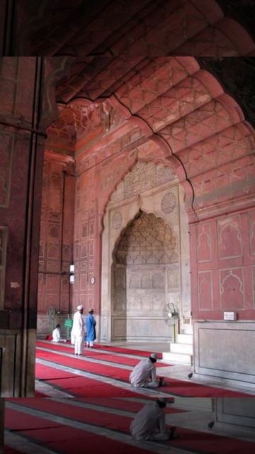 Мечеть Джама-Масджид в Дели. Индия (Золотой треугольник)