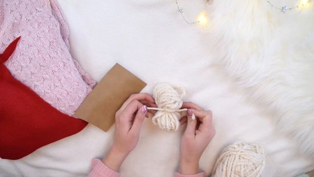 САМЫЕ БЕЗВКУСНЫЕ СВИТЕРА НА РОЖДЕСТВО — ИЛИ ЭТО ГЕНИАЛЬНО?