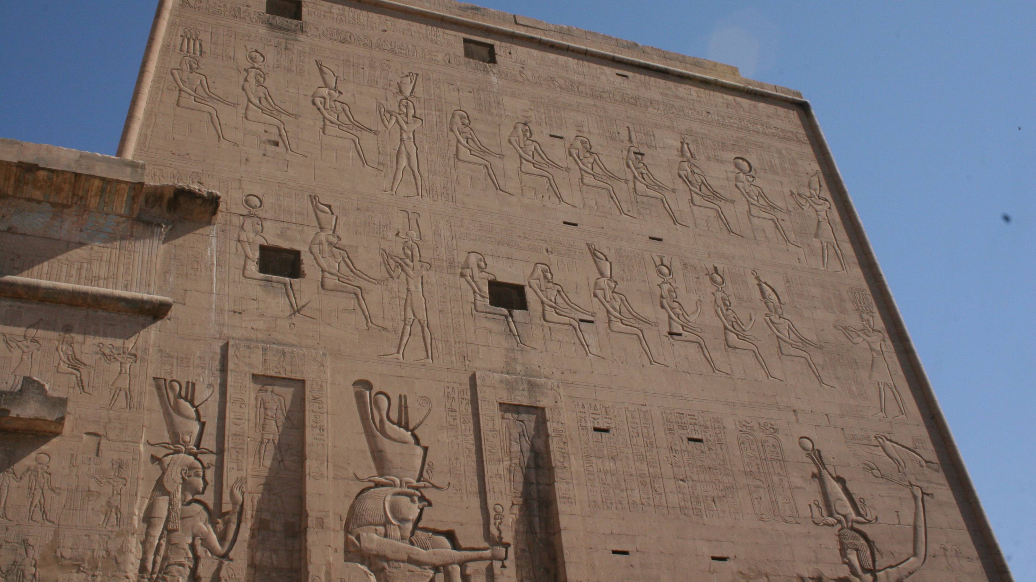 Плитка из античного цемента