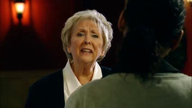 07. It Doesn't Work - At The Hotel Reception Desk