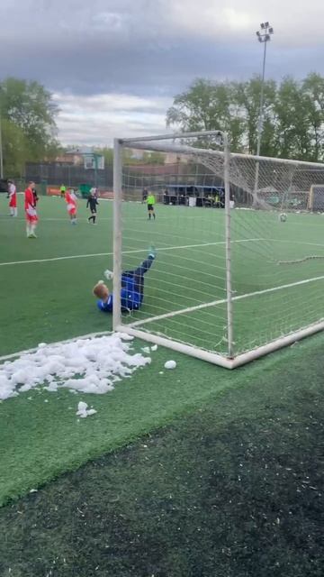 02.05.2025, г. Москва, стадион 'Луч", чемпионат Москвы ЛФК, пенальти капитана ФК "Луч" Иванова В.