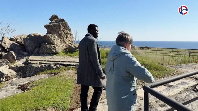 Сенегальцы посетили музейный комплекс «35-я береговая батарея» (Мама, я в Севастополе. 6 мая 2025)