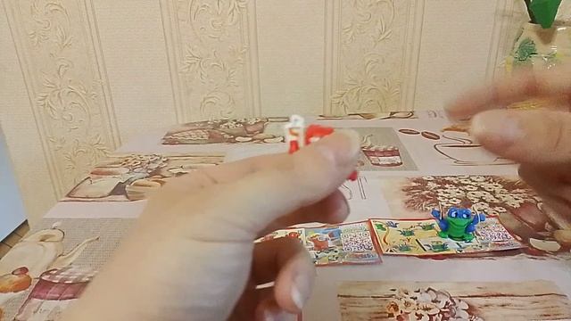 киндер сюрприз аплейду осьминог и лягушка .