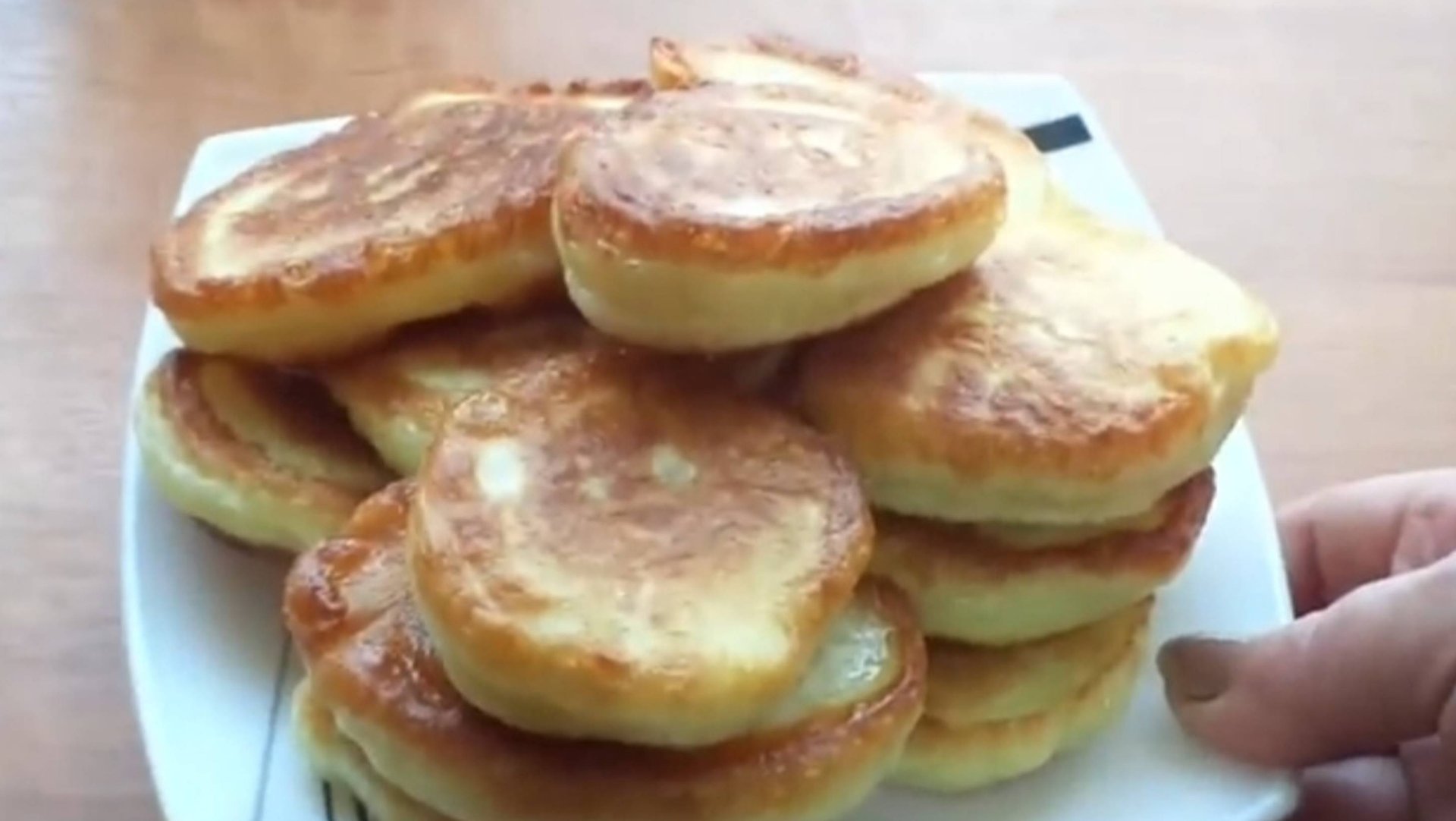 Пышные оладьи без яиц на кефире на скорую руку.Эти оладьи ни когда не опадают. Домашняя кухня СССР