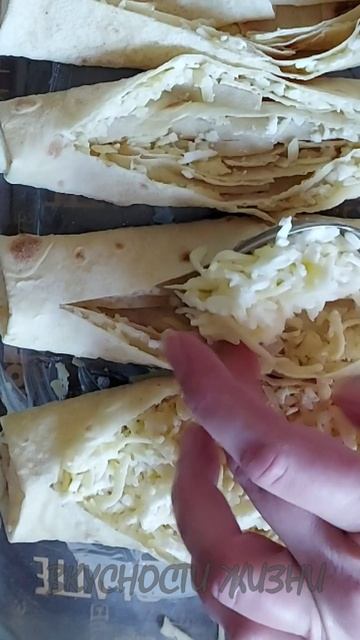 Хачапури по-аджарски в лаваше