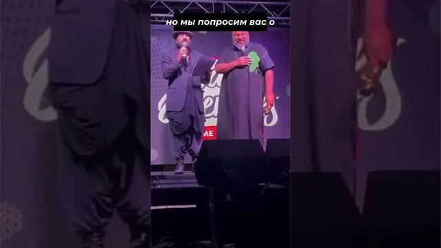 Франсис Лаланн исполняет гимн России