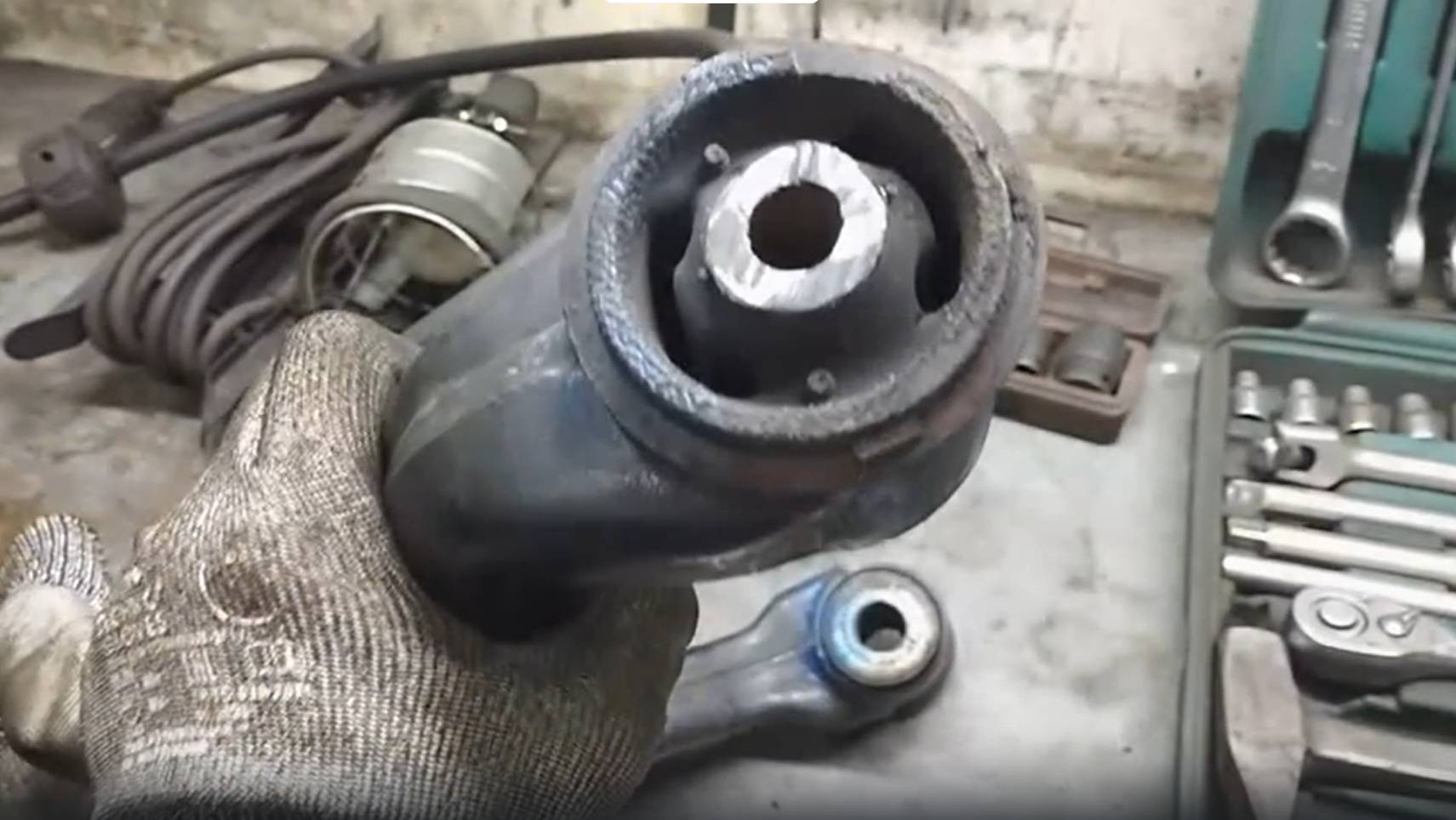 Прадо 120 Замена сайлент-блоков передних нижних рычагов