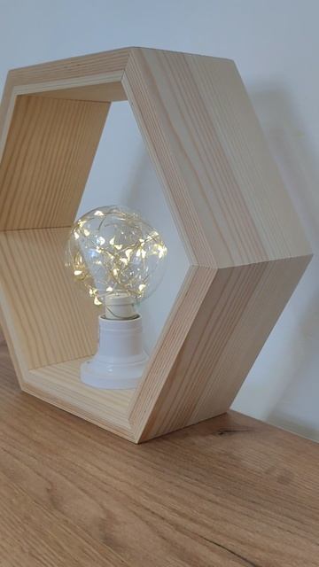 Светильник настольный WL11/1 Wood в стиле лофт формы Соты