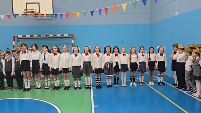 4 Б Смотр строя и песни 2025.05
